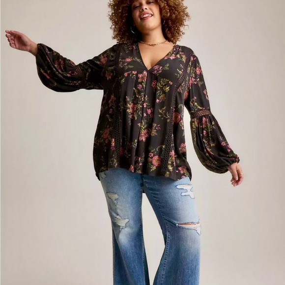 torrid | Tops | Nwt Torrid Festi Lace Inlay Top | Poshmark